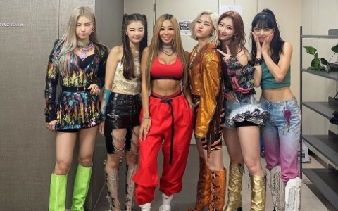 讓人感到意外適合的超新鮮組合？ Jessi x ITZY 待機室互動引熱議